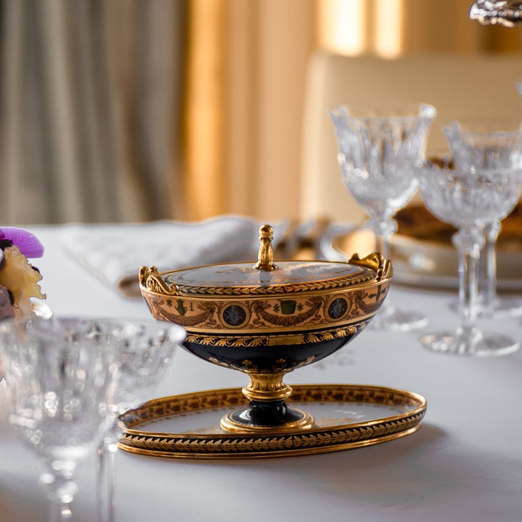 How to Pack Glass for Shipping: Guide to Safe Transportation - Fine Art ...