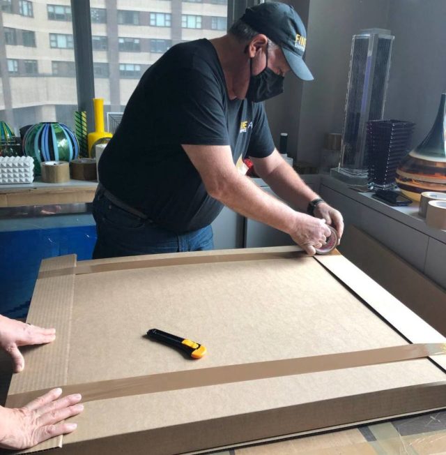 Why & How to Use a Large Mirror Box? - Fine Art Shippers